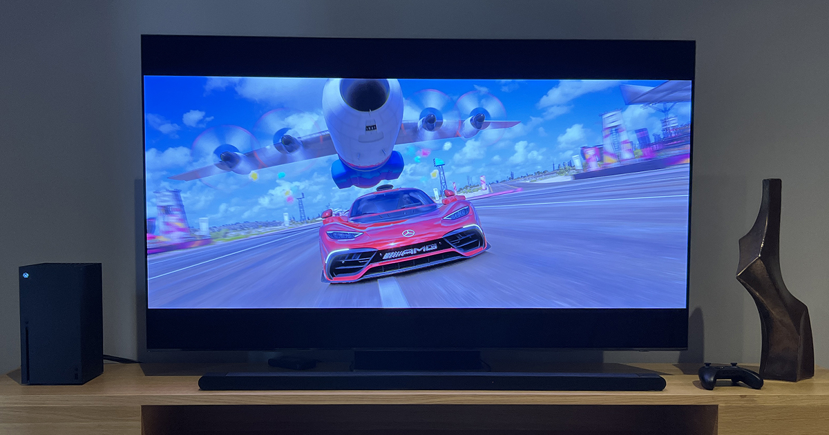 Samsung S95B OLED TV vs. 10,000 lumens of studio lighting (and a blow ...