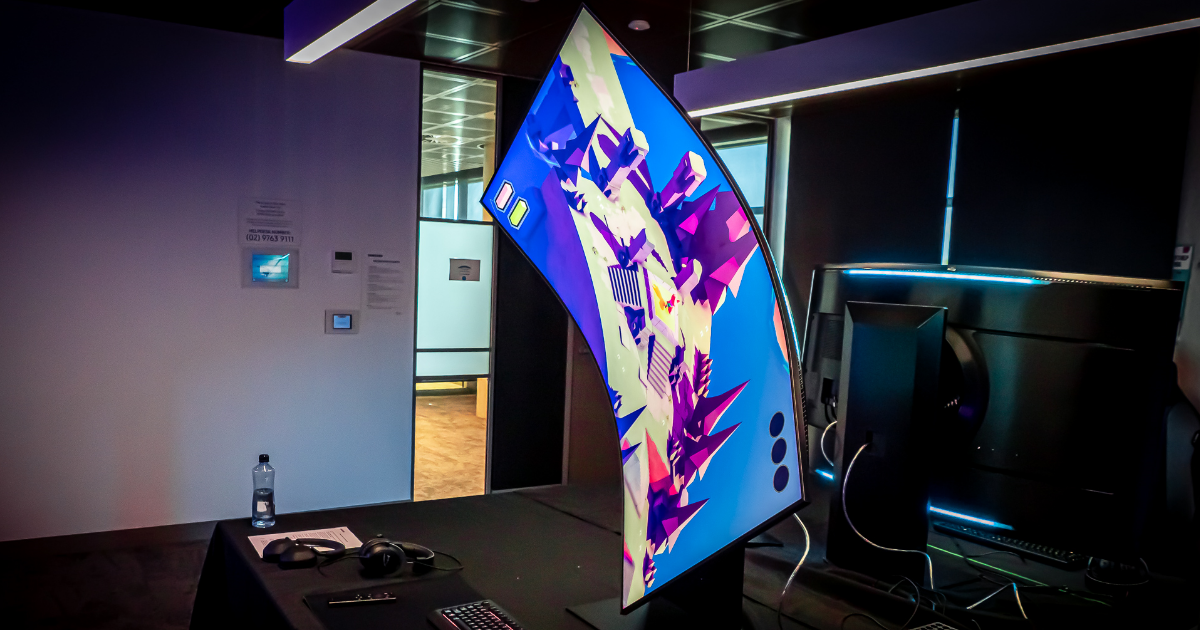 Hands-on with the Samsung Odyssey Ark | Reviews.org