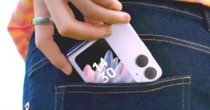 Flip phones in Australia compared: Starting at $99 | Reviews.org AU