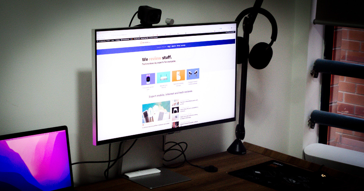 Samsung ViewFinity S9 monitor review: A matte display with 5K | Reviews.org