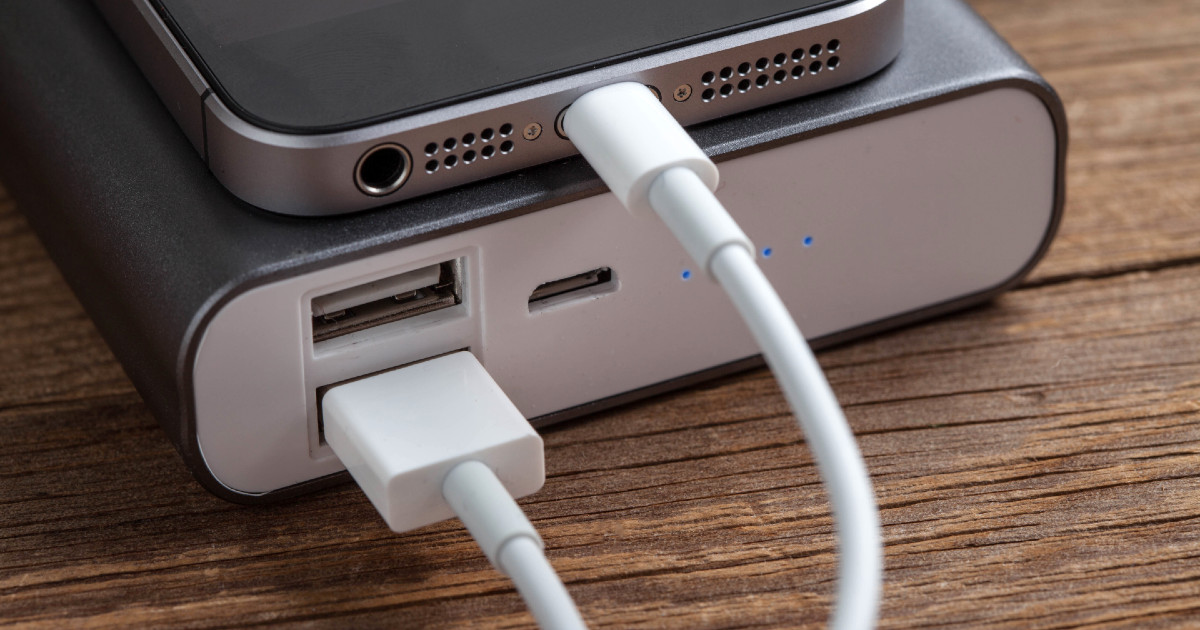 Anker versus Kmart: Cheap portable chargers compared | Reviews.org