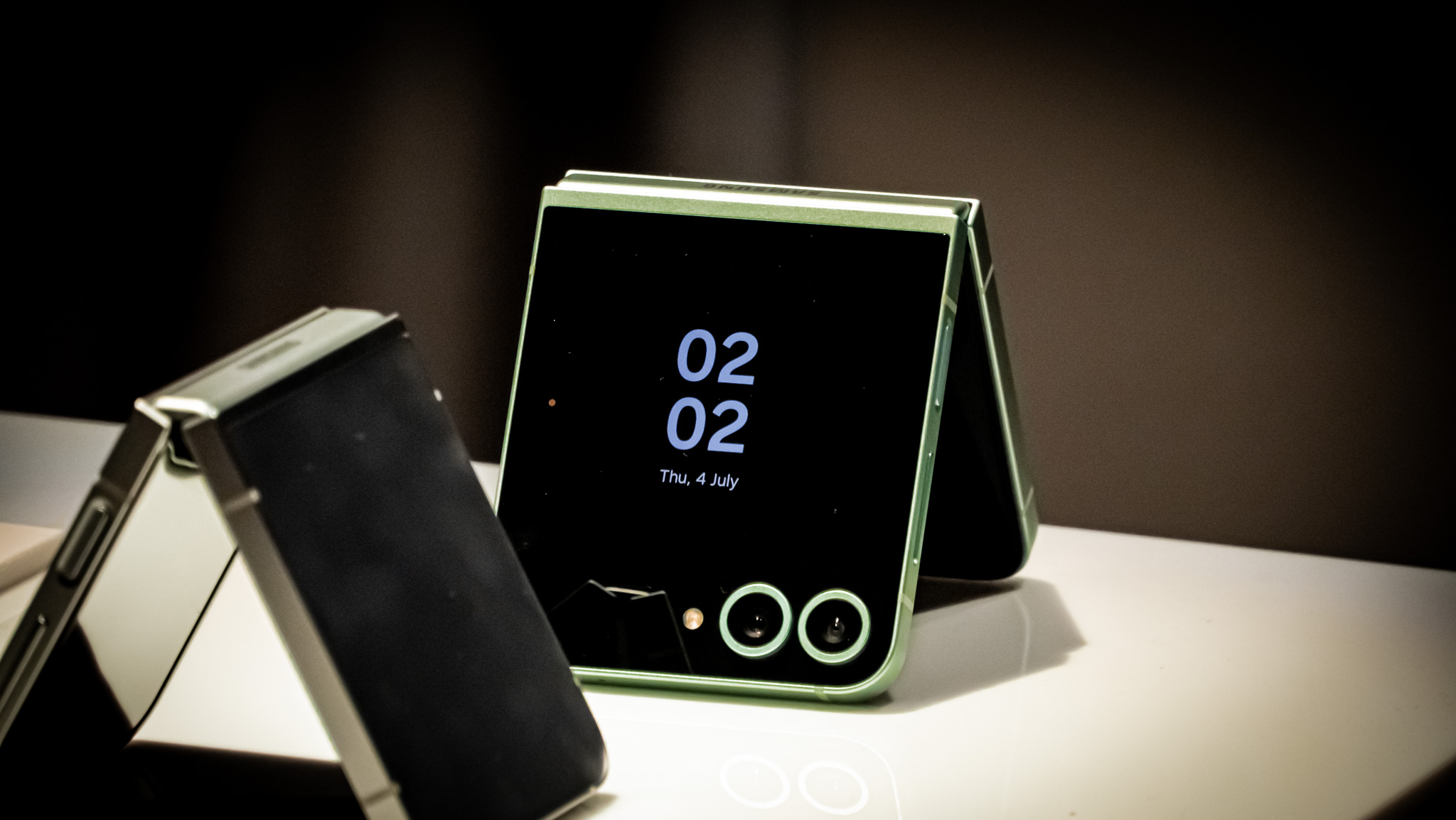 Samsung Z Flip 6: Plans, price, and how to buy | Reviews.org